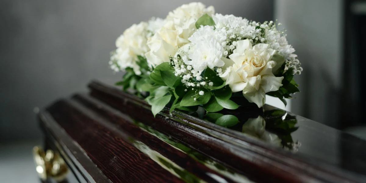 Family says they found stranger in father’s coffin