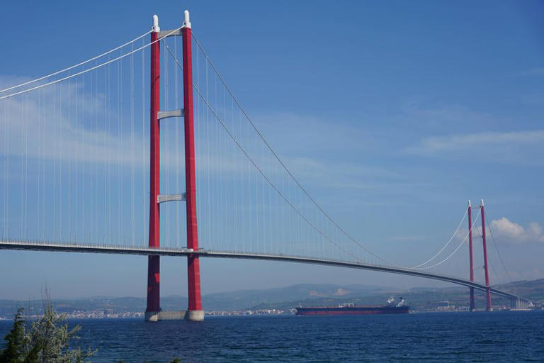 World's longest suspension bridge cost £2billion to build but title is ...