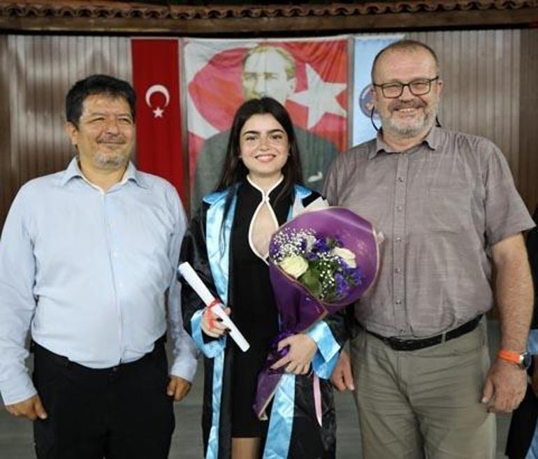 60 kişilik bölümünün tek kadın öğrencisi Bahar mezun oldu: Dışarıda ...