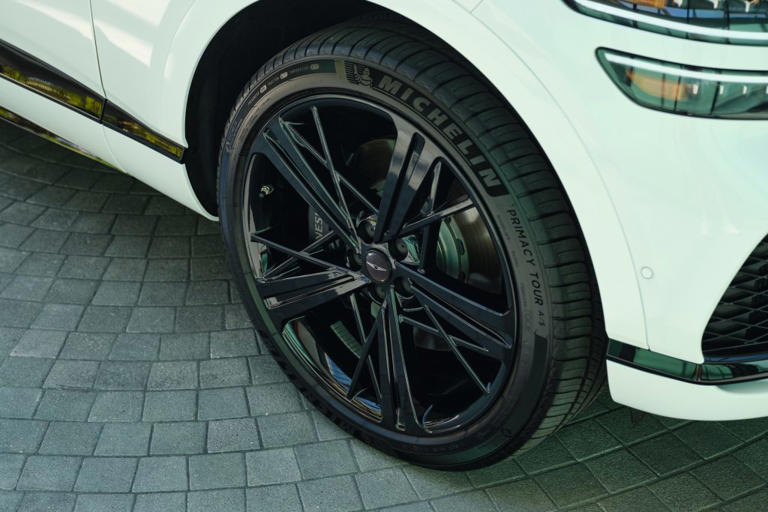 2026 Genesis GV80 Coupe Black AWD: A bold design contrast