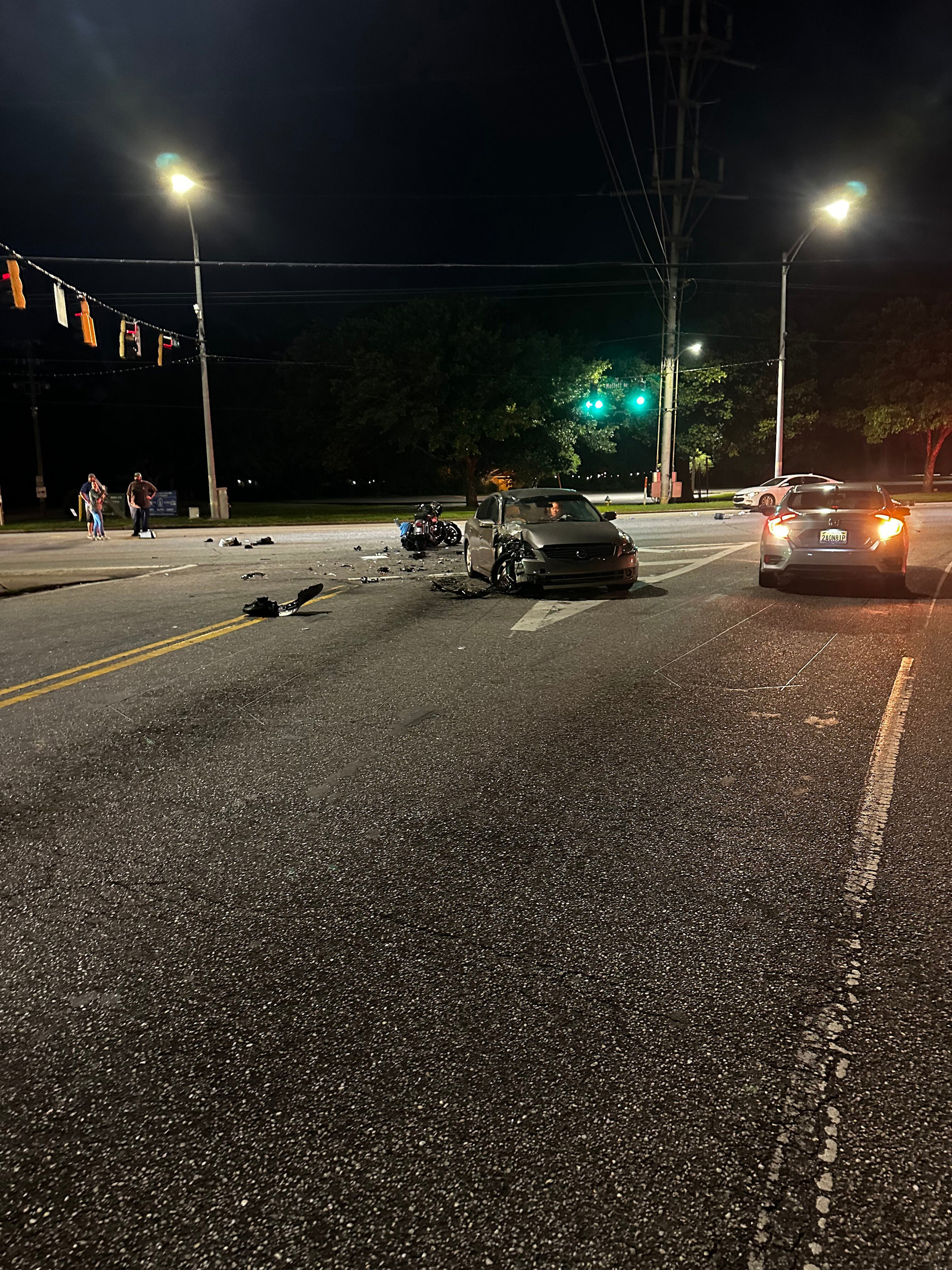 Motorcycle rider dies after Moffett Road crash