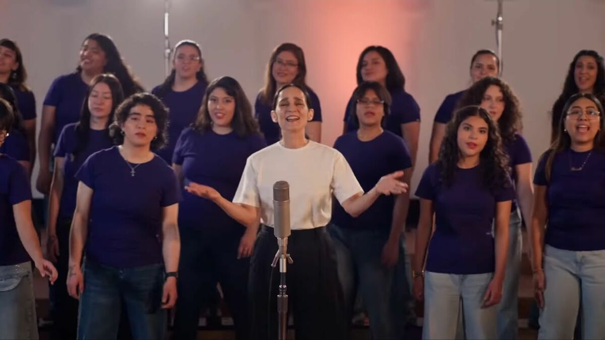 ¿Qué dice La niña futbolista?: La letra de Julieta Venegas que provocó ...
