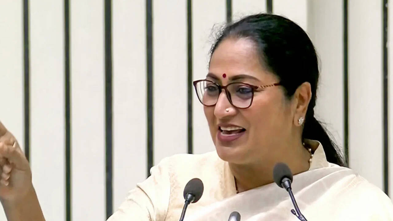 Delhi govt to implement Disaster Management Act; empowers DMs against ...