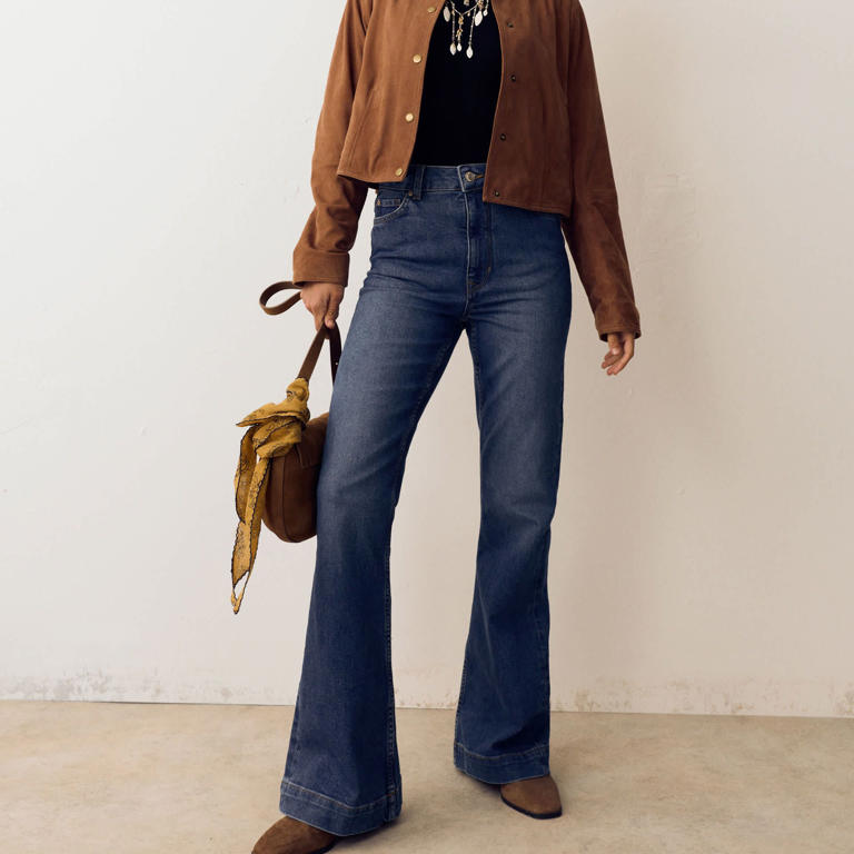 Trinny Woodall says flared jeans are back – and reveals the footwear to ...