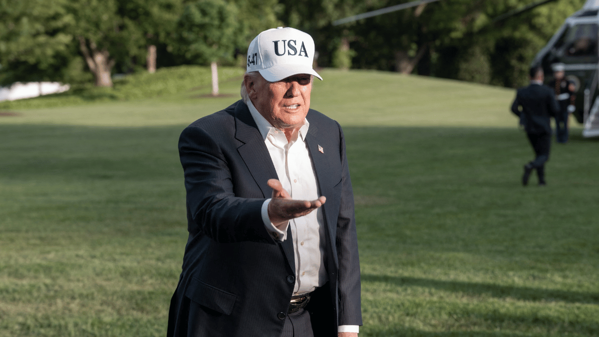 Donald Trump slumps down in his chair as he dozes off during Oval ...