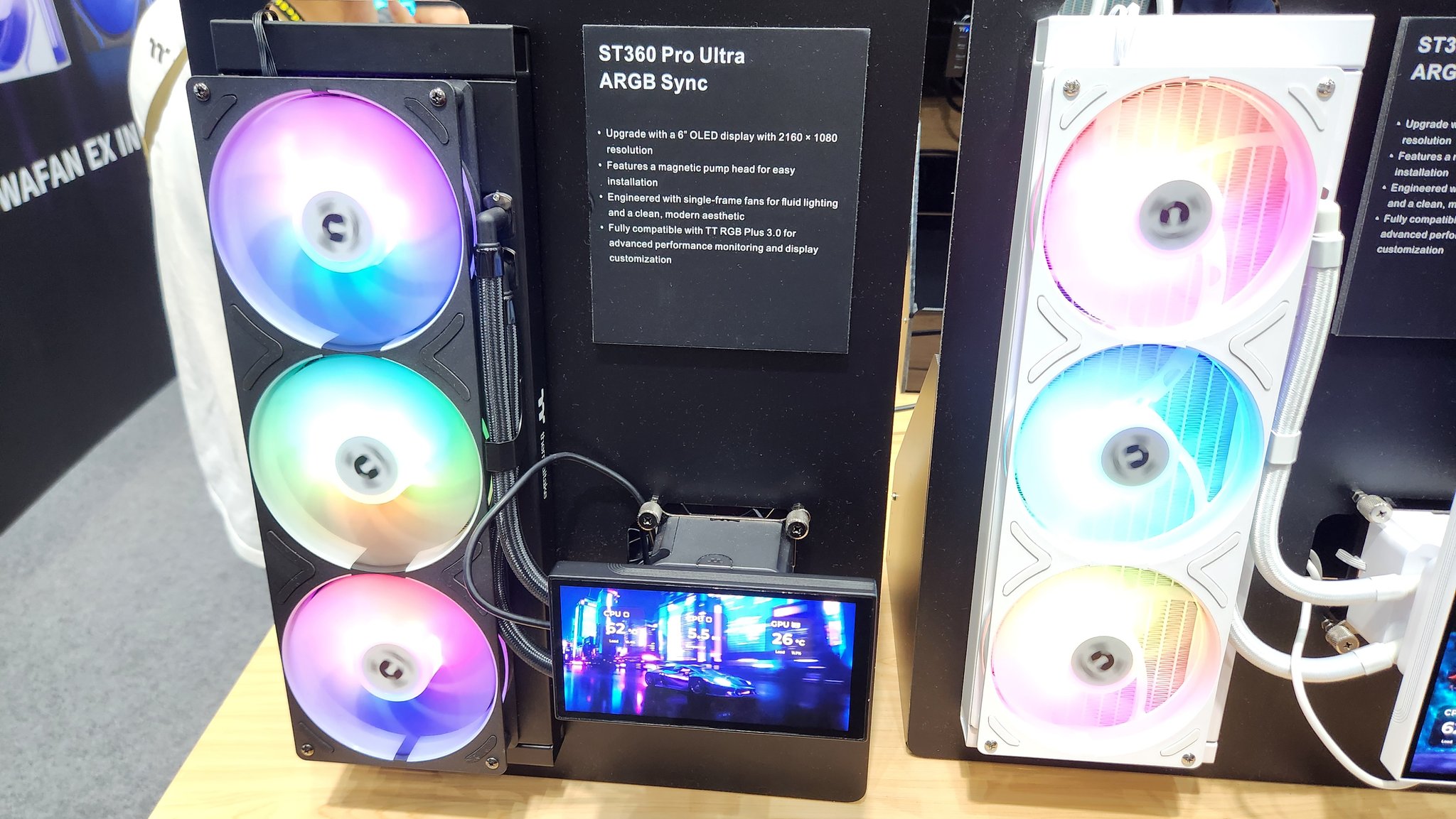 3 telas em um watercooler: Thermaltake anuncia o ST360 Trio Ultra na ...