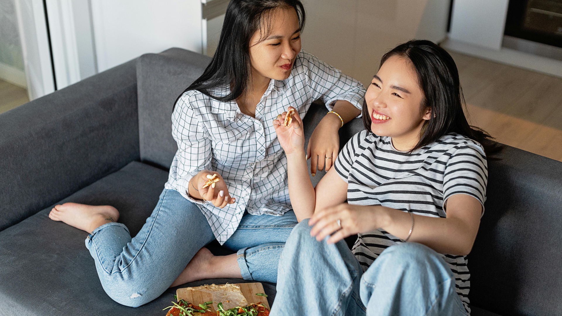 10 reasons you should share your food & 10 why it's better not to