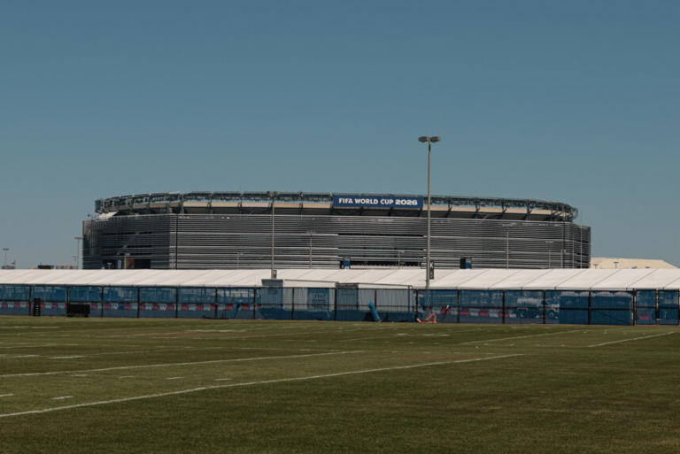 NY Giants’ Eli Manning, Shaun O’Hara team up with Italian soccer icon ...