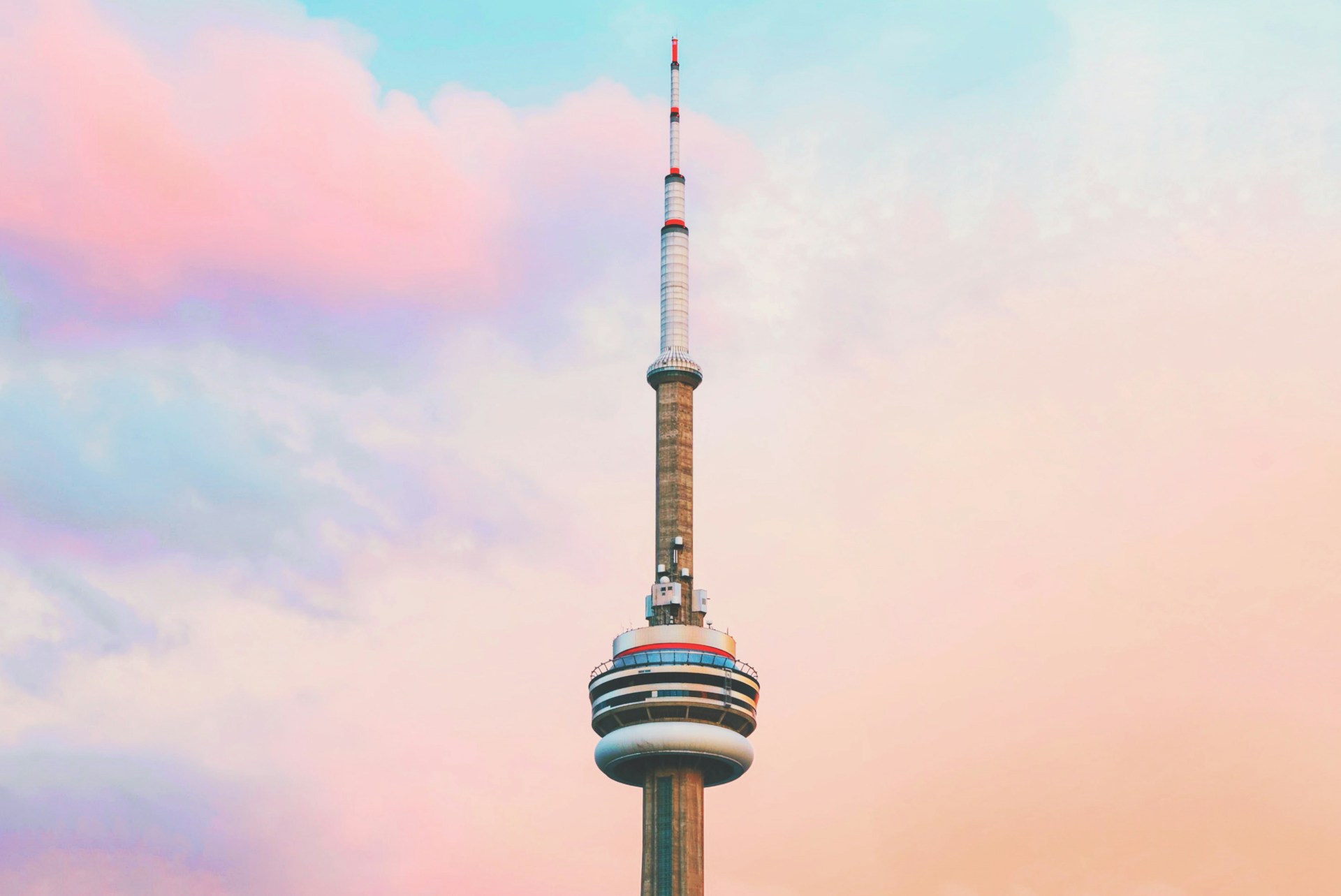 10 overrated tourist traps in Toronto, according to locals