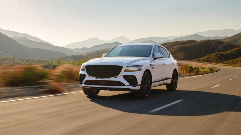 2026 Genesis GV80 Coupe Black AWD: A bold design contrast