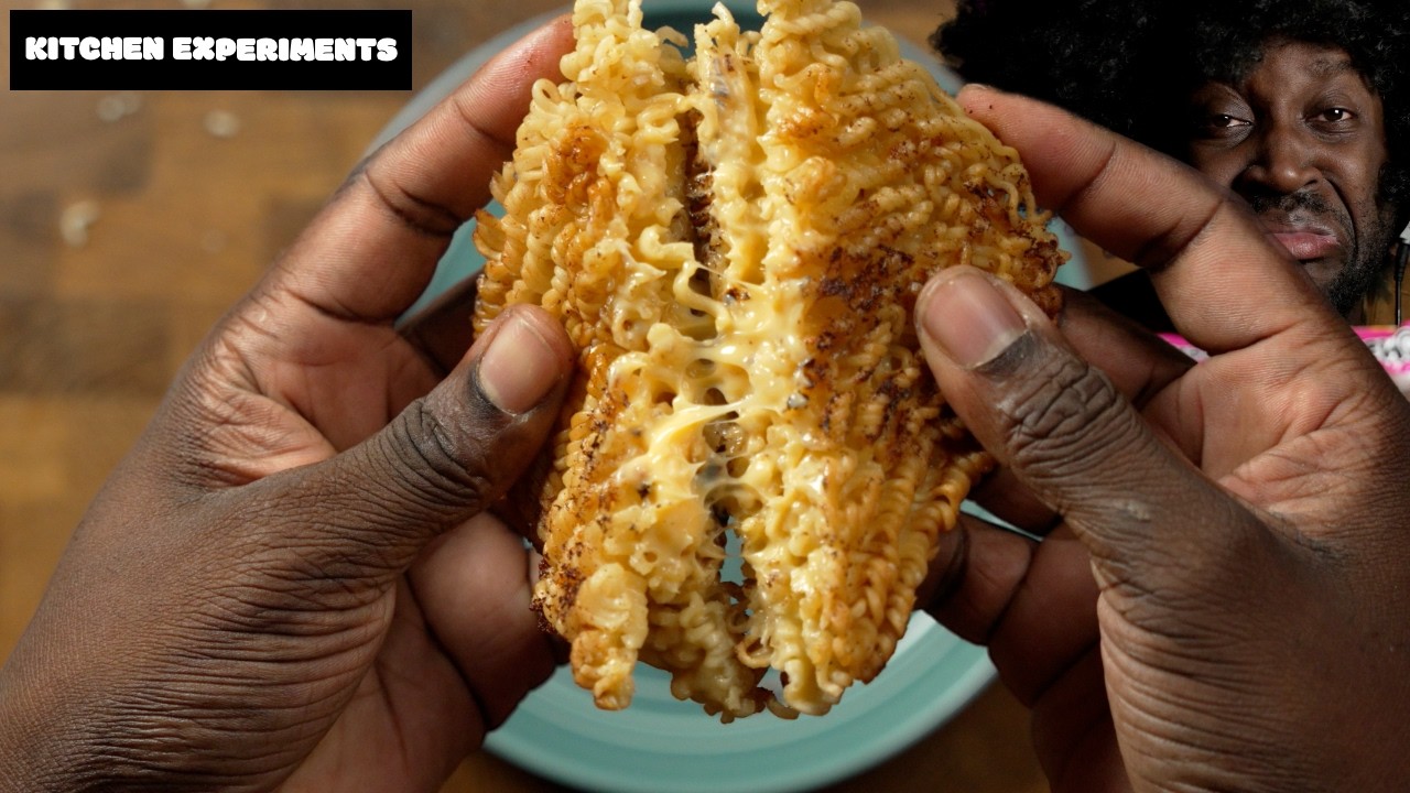 I built my channel by playing with my food, so I tried this ramen ...