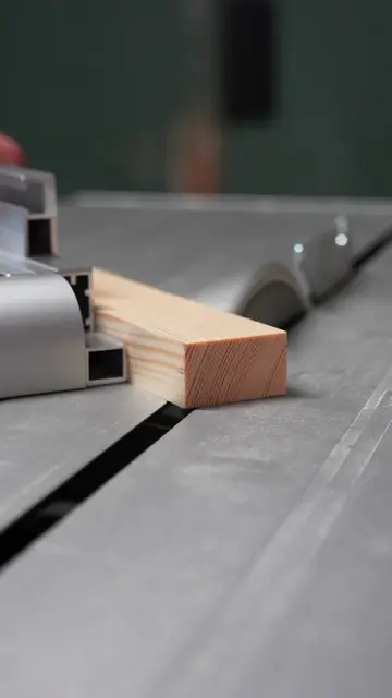 Perfect miters with boards of different widths