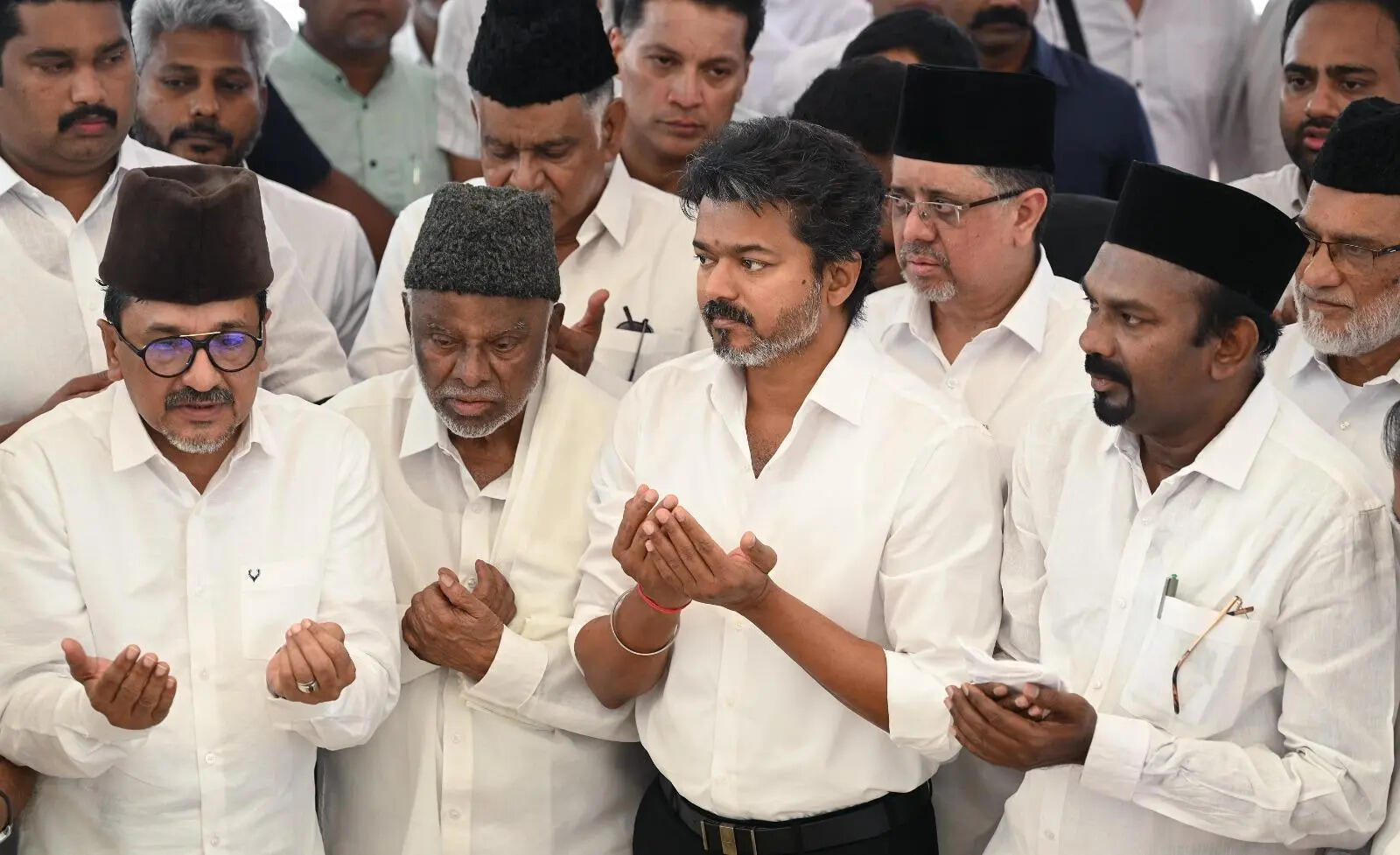 Tension at Quaid-e-Millath memorial as DMK, Congress cadres trade slogans