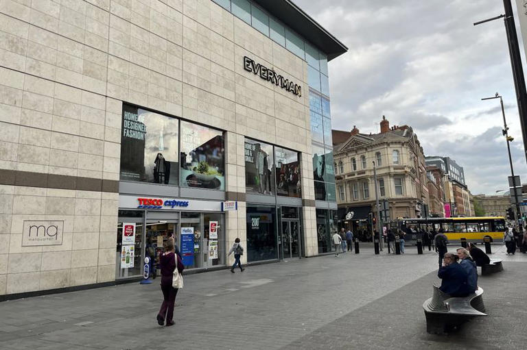Arrest after armed police called to Liverpool city centre incident