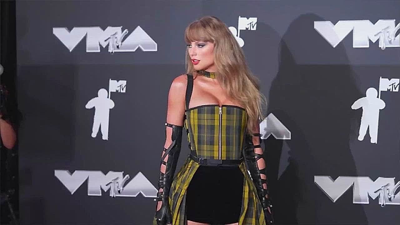 Taylor Swift named richest female musician in history with $2 billion ...