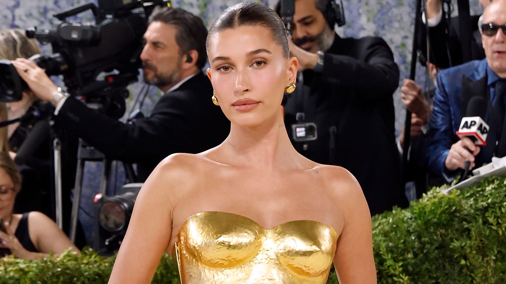 Ya es oficial: la marca de belleza de Hailey Bieber llega a México