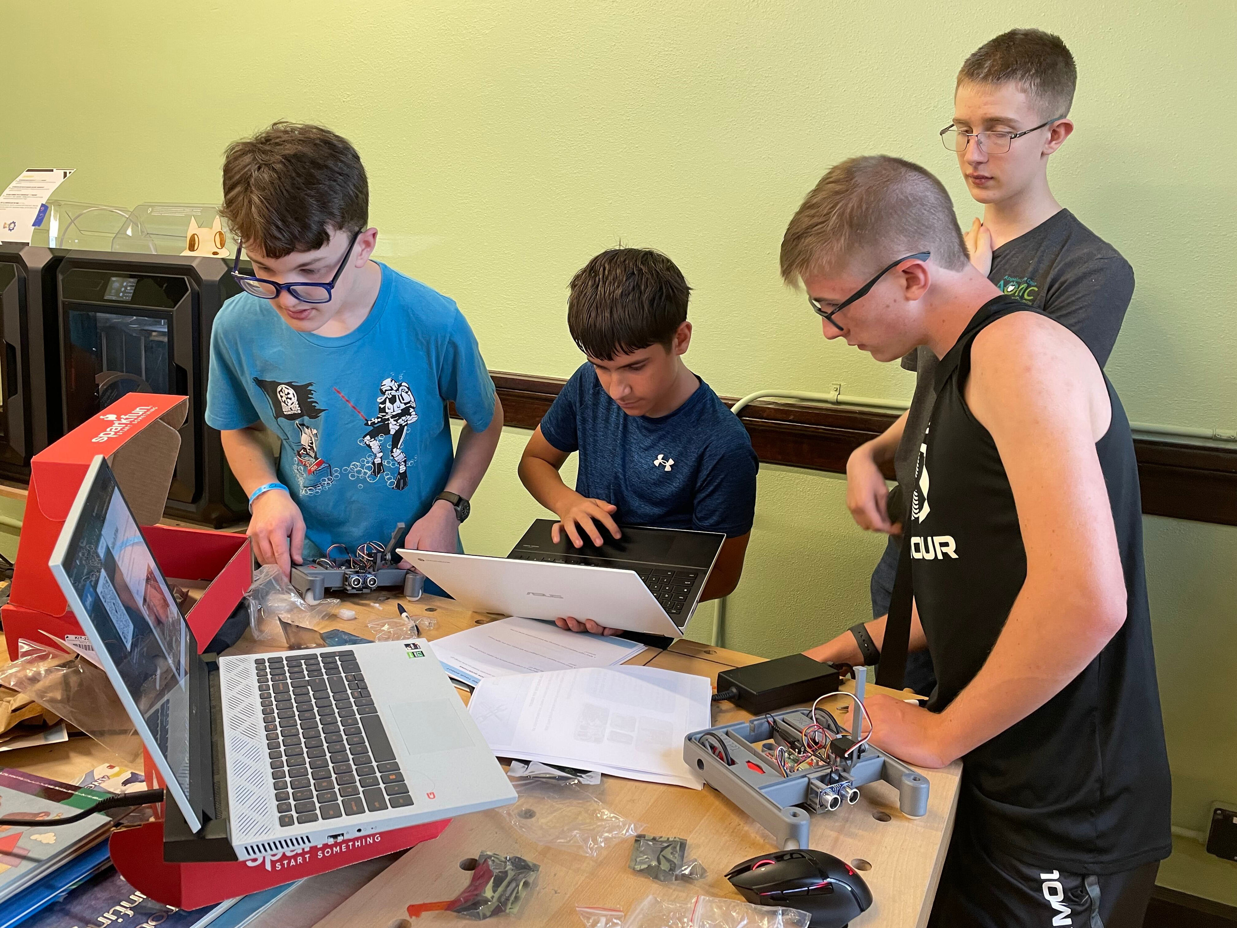Local robotics team partners with Discovery World for summer camp
