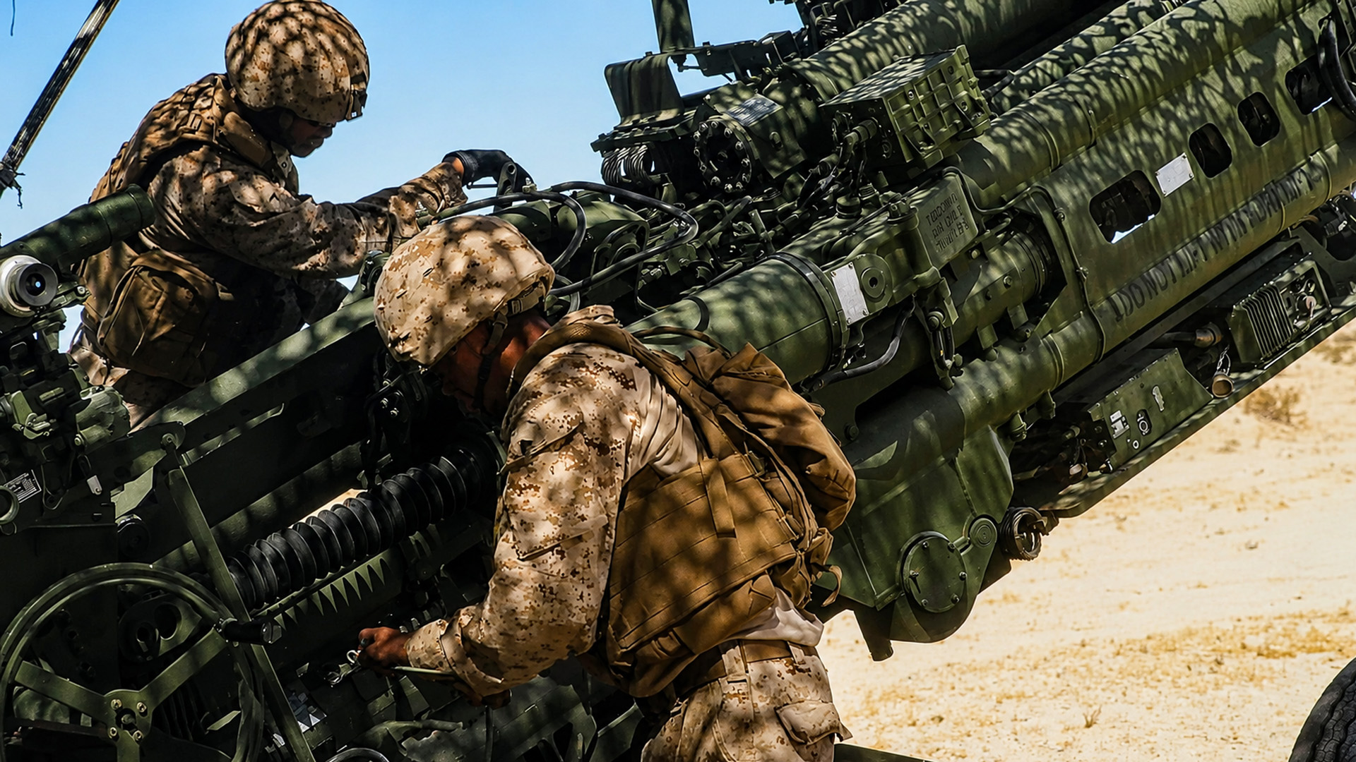 Marine reserve battery tests combat readiness in California