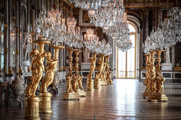 Macron plots lavish Versailles dinner to win over Trump at tense G7 summit