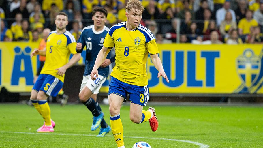 Daniel Svensson remains a trusted starter for Sweden