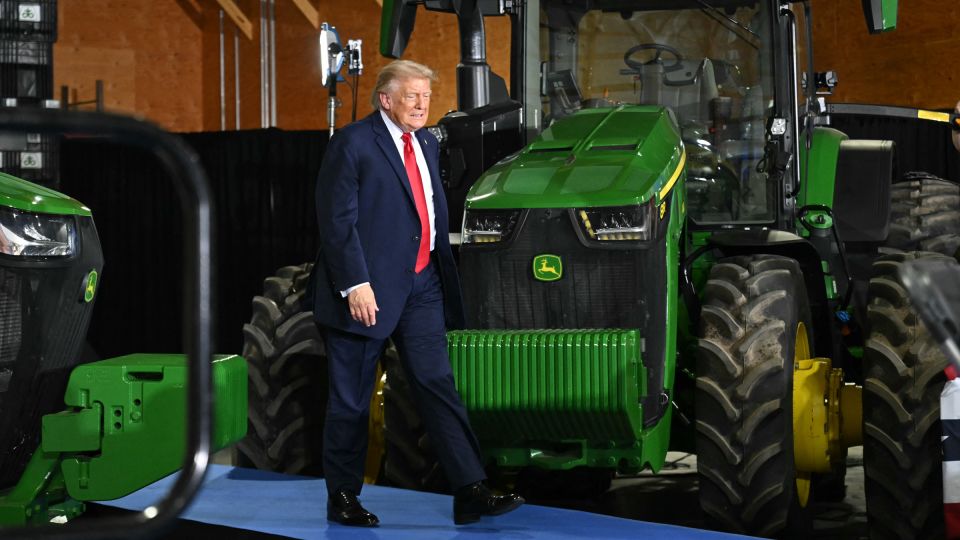 In a visit to farm country, Trump extols 'beautiful fountains' back in ...