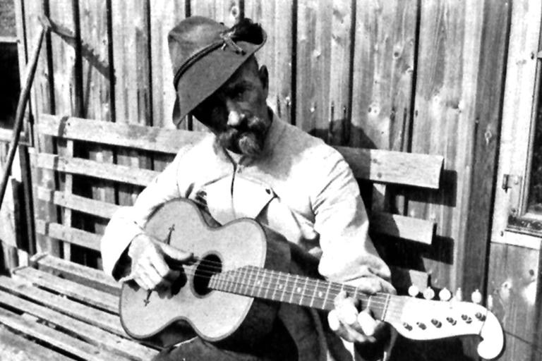 Er war der erste deutsche Singer-Songwriter: Darum wird Anton Günther ...