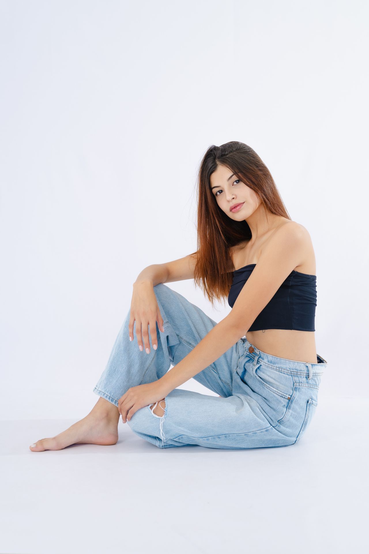 Why fashion lovers are embracing ripped jeans 2026 in the latest 90s ...