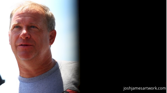 Jonathan Davenport lends Shannon Babb helping hand at Eldora