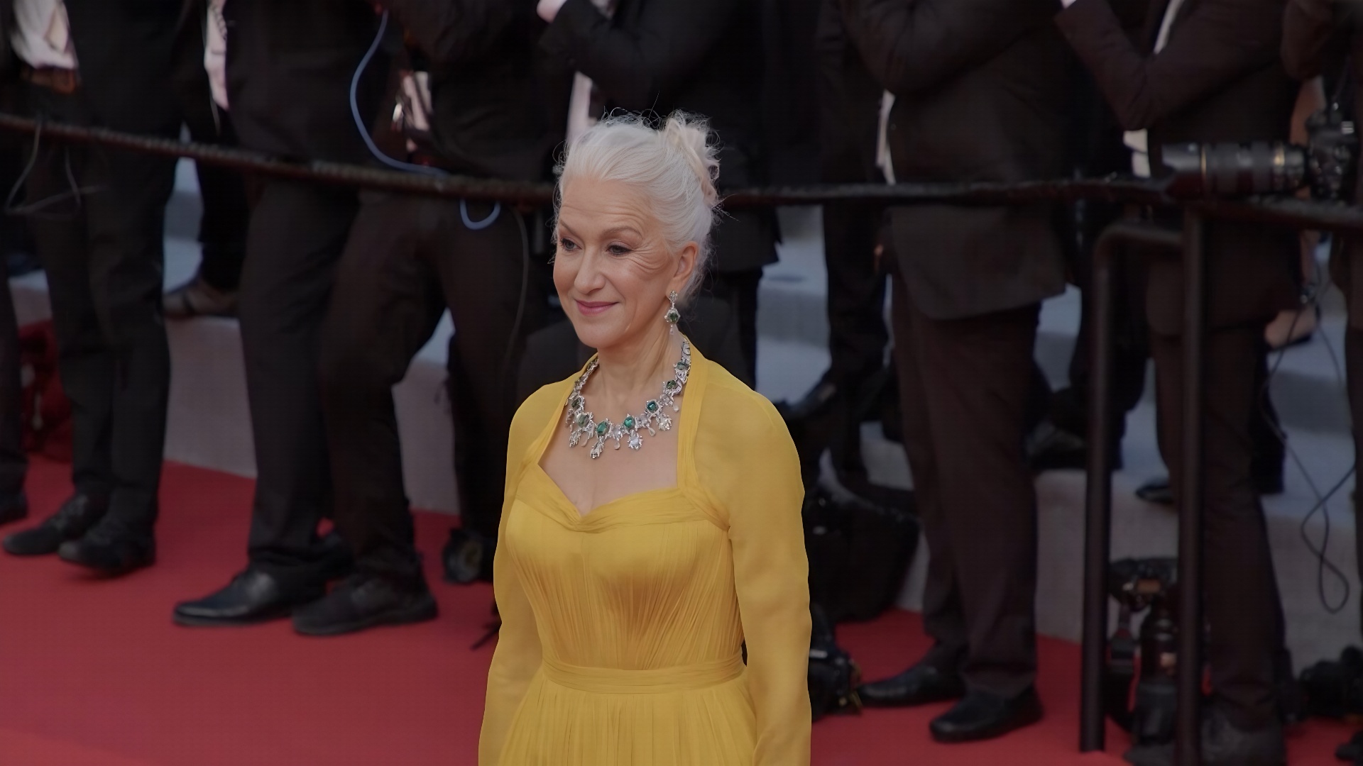 Helen Mirren celebrates turning 80 with confidence and gratitude