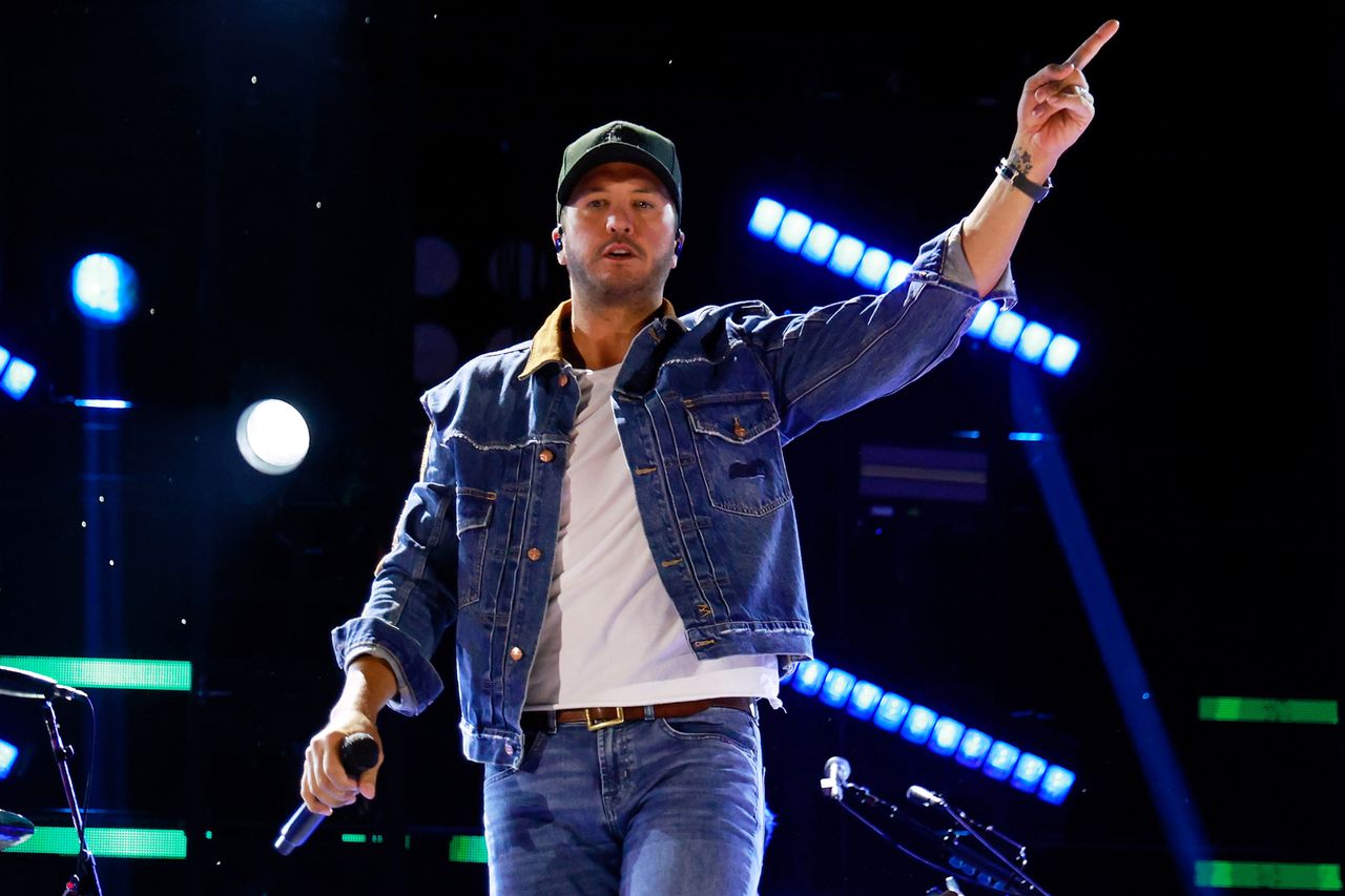Luke Bryan slams 'trolls' who accused him of using AI to write new song ...