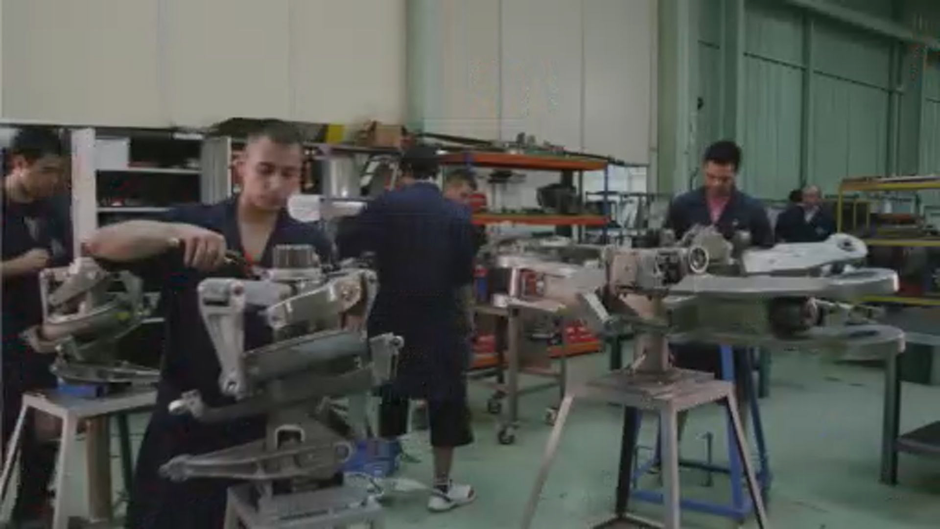 Canada adds 88K jobs, unemployment rate falls to 6.6%, report says