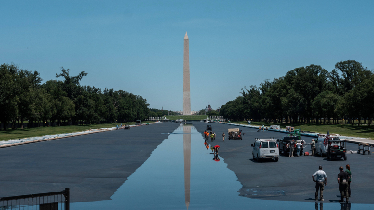 Donald Trump melts down over reflecting pool 'paint job'