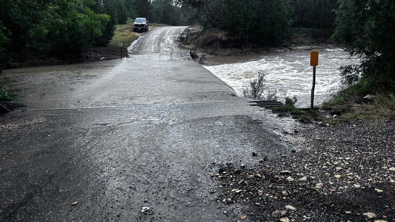 Heavy rain, flash flooding hit Central Texas Friday night
