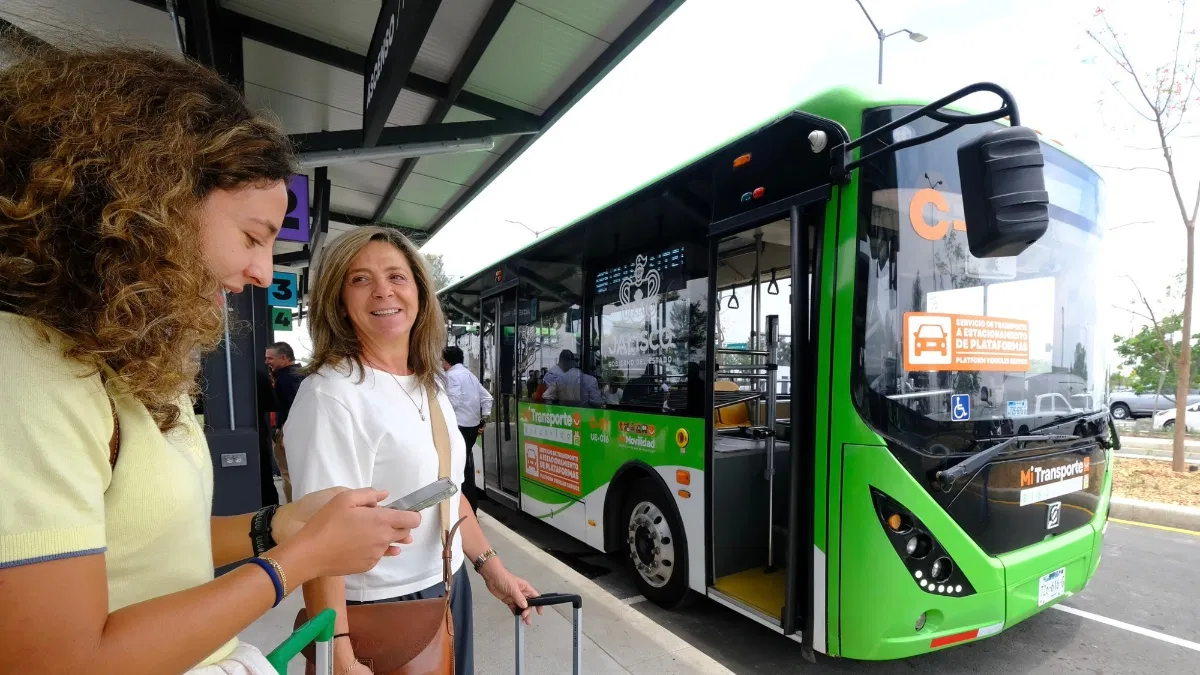 Jalisco inaugura patio para Uber, Didi e InDrive junto al Aeropuerto de ...