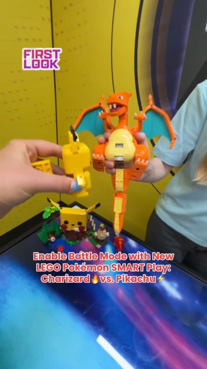 LEGO Pokémon SMART Play: Charizard vs. Pikachu