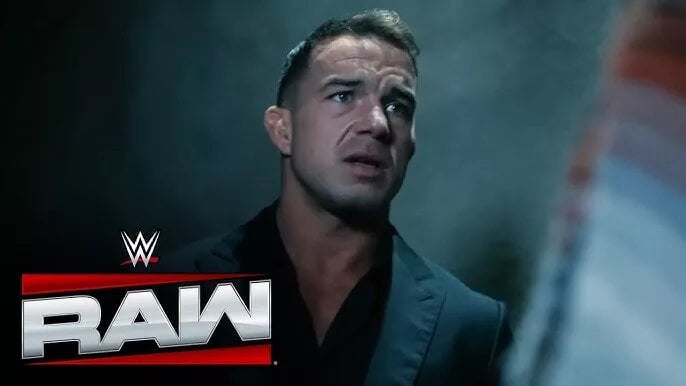 WWE Raw Stars Signs With WWE SmackDown in Italy