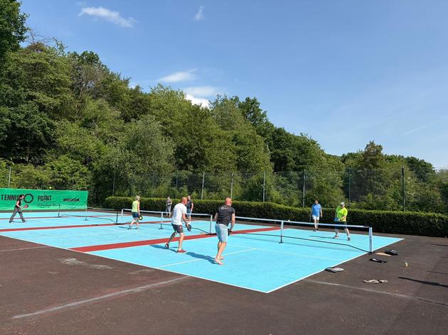 TC Rabenau eröffnet vier Pickleball-Plätze – dank Sparkassen-Spende