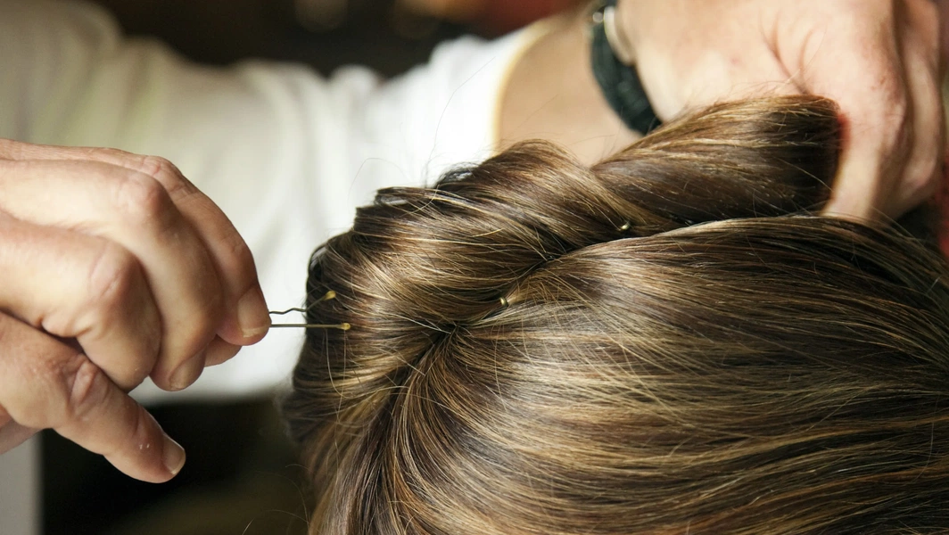 15 humidity-proof hairstyles for women over 50
