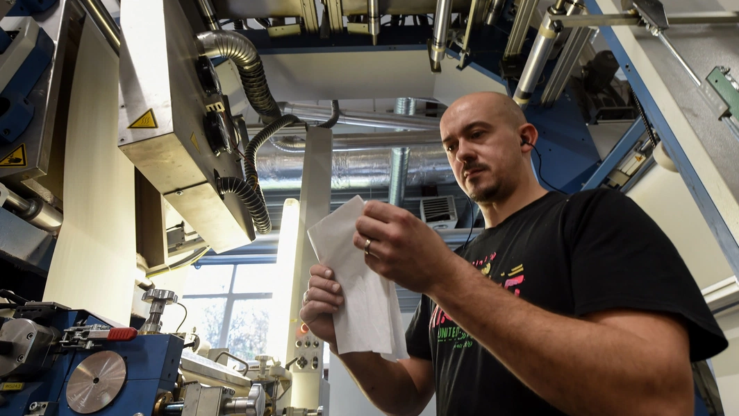 Apartment Therapy writer swaps paper napkins for cloth to cut waste