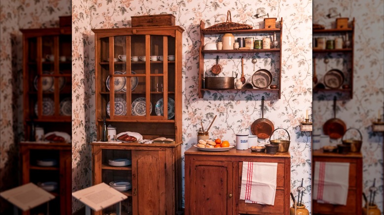 14 old-school kitchen decorating trends from the '60s we want to bring back