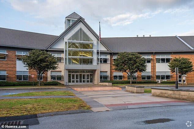 Breast cancer cluster among teachers at Massachusetts high school ...