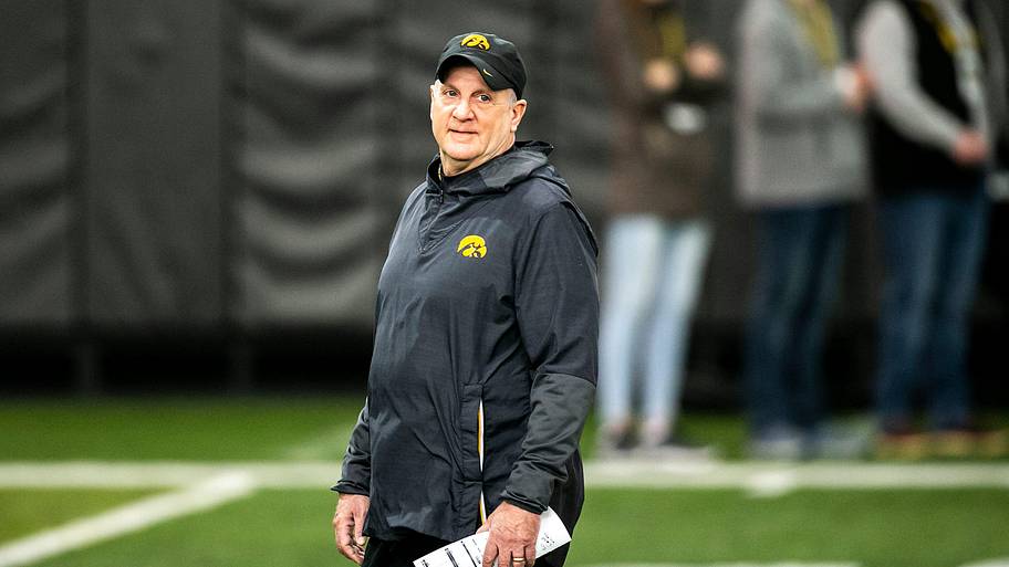 Iowa football recruiting heating up, four-star defensive back to visit