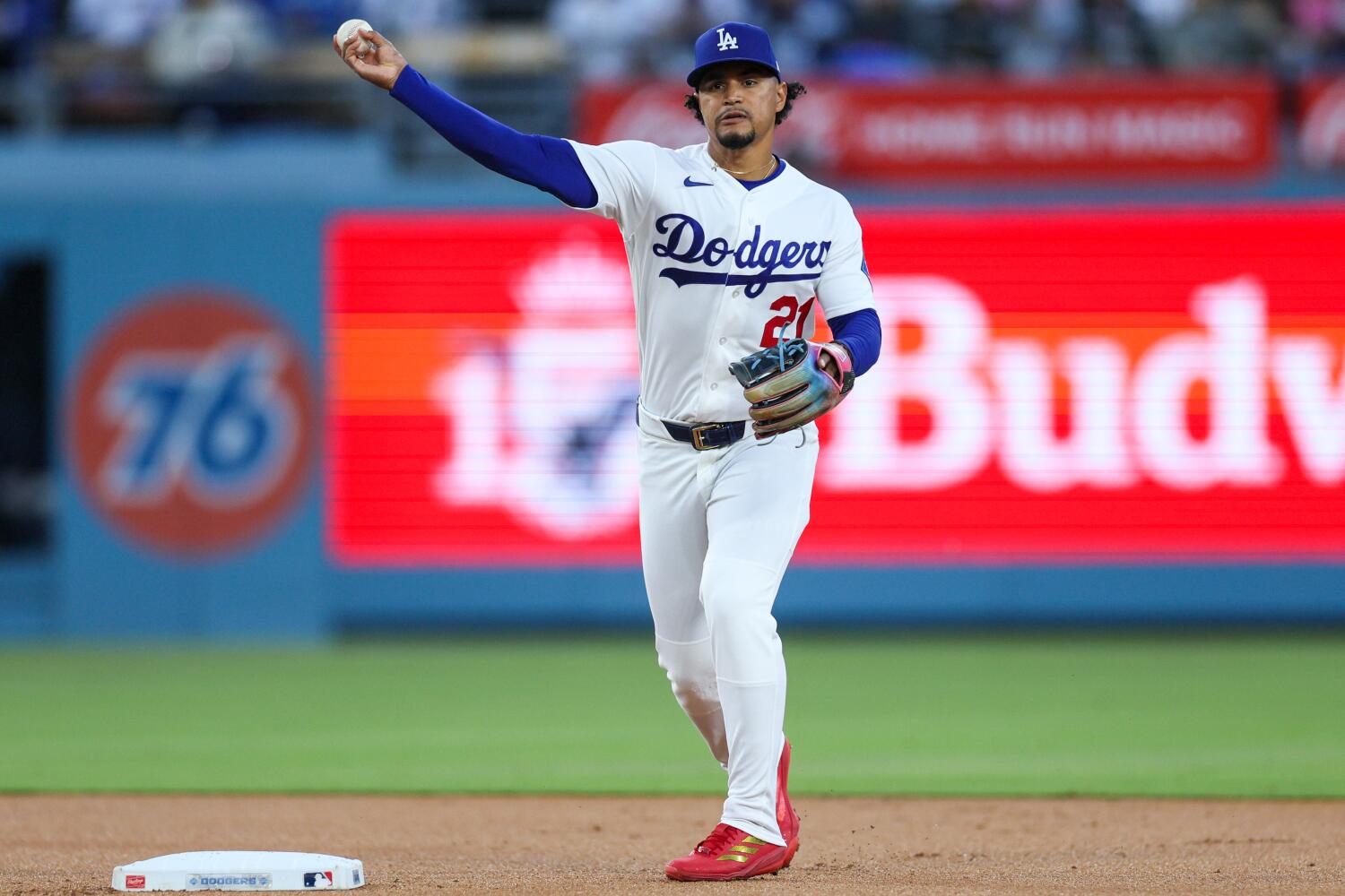 Justin Wrobleski carries no-hit bid into the sixth in Dodgers' win over ...
