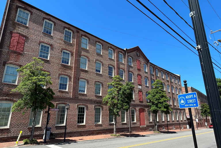 Tenants return to Carriage House amid worry over continued hazards