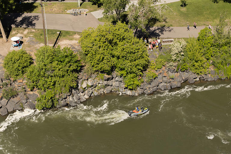 Murky waters hamper search for man who fell into Snake River as rescue ...