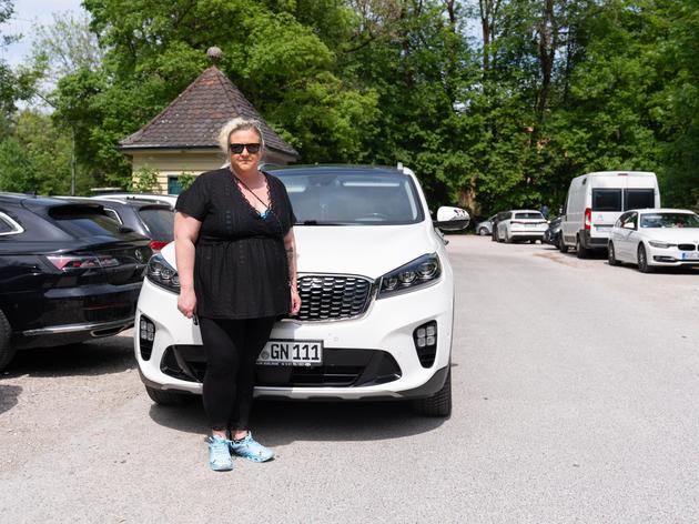 Zoo-Parkplatz voll: Mutter muss Strafe für die Parkplatzsuche bezahlen