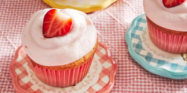 These berry-packed treats are almost too pretty to eat