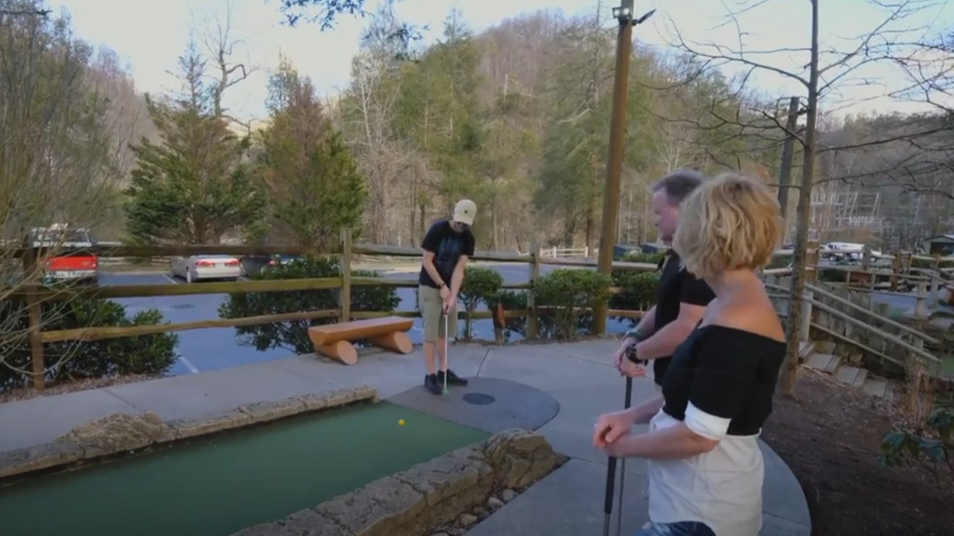 Mini golf mystery paths to a hole-in-one