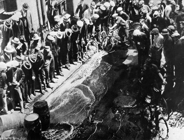 30 photos that show why the 1920s were absolutely wild