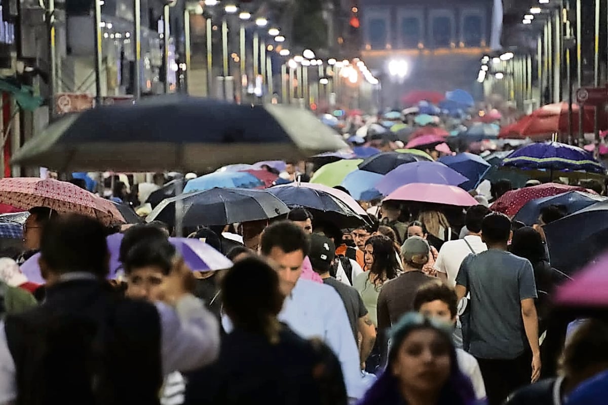 ¡No salgas sin tu paraguas! Activan doble alerta por lluvias fuertes en ...